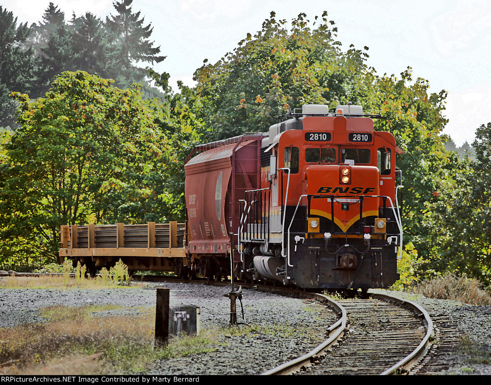 BNSF 2810 ex-GP30